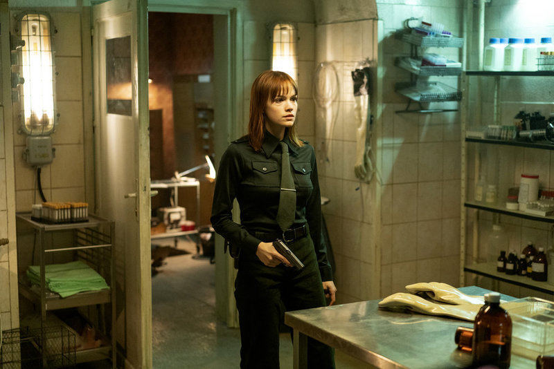 Jeremy Renner movie reviews & film summaries | Roger Ebert