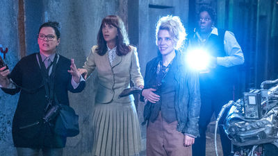 Ghostbusters movie review & film summary (2016) | Roger Ebert