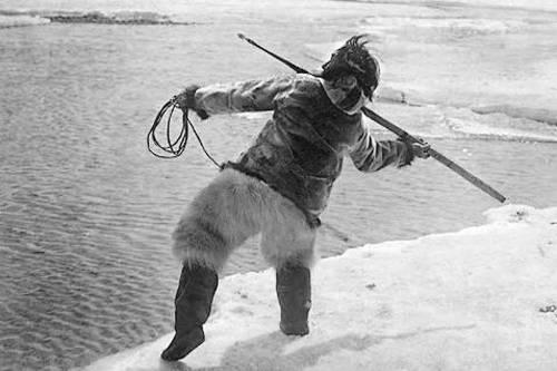 Nanook of the North movie review (1922) | Roger Ebert