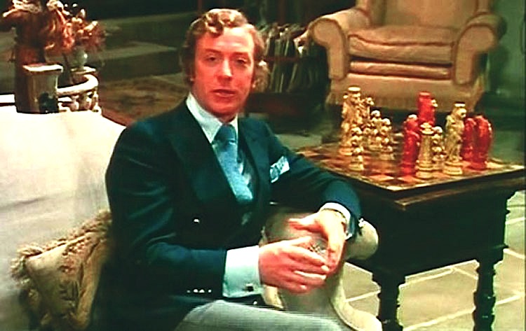 Sleuth movie review & film summary (1972) | Roger Ebert