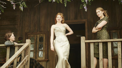 The Dressmaker movie review & film summary (2016) | Roger Ebert