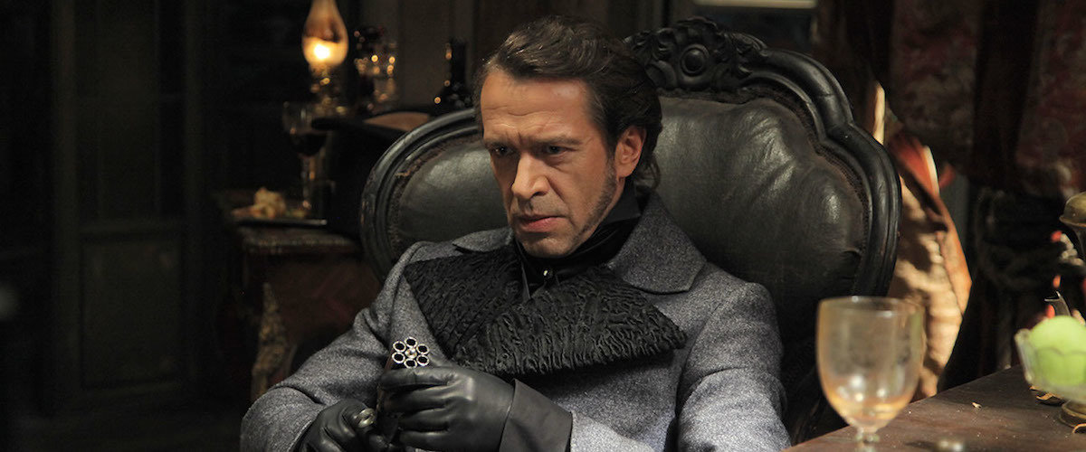 The Duelist movie review & film summary (2016) | Roger Ebert