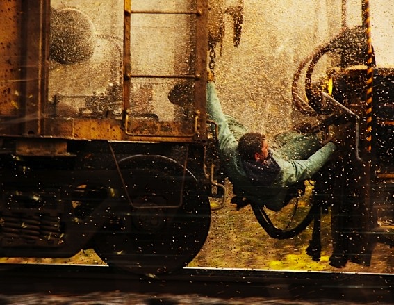 Unstoppable movie review & film summary (2010) | Roger Ebert