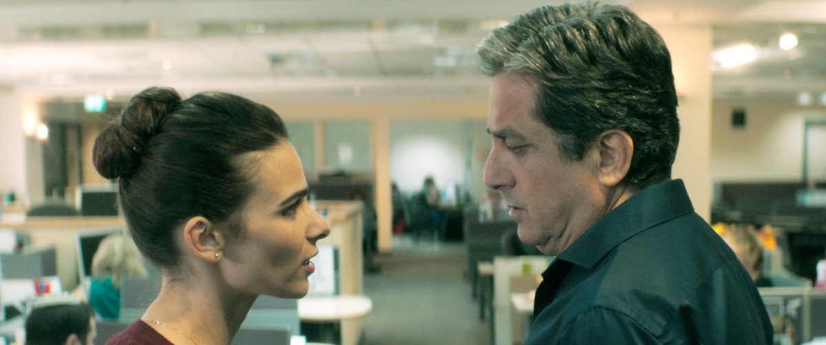 Working Woman movie review & film summary (2019) | Roger Ebert